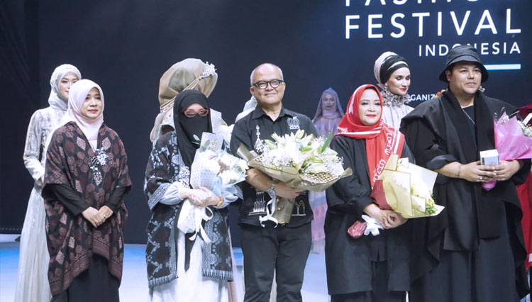 Kain Tenun NTB Ikut Ramaikan MUFFEST 2020 - TIMES Indonesia