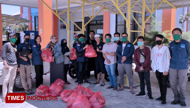 Mapala Stitek Bontang Bagikan Sembako bagi Warga Terdampak Covid-19 ...