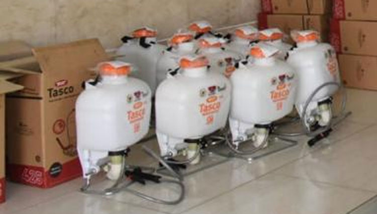 Ketua MPR RI Salurkan Bantuan Tank Semprot Hingga APD di Jakarta ...