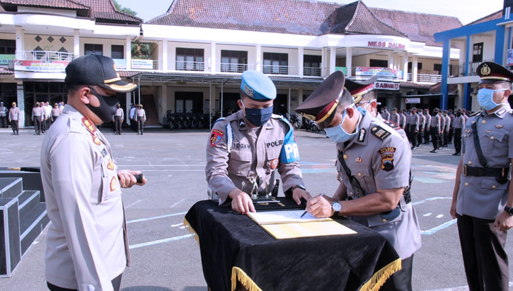 Polres Cilacap Mutasi Pejabat di Tengah Merebaknya Covid-19 - TIMES ...