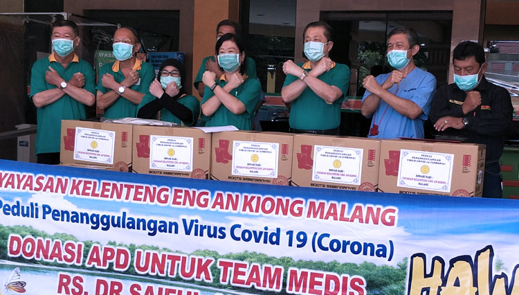 Klenteng En Ang Kiong-Hawai Waterpark Donasi APD untuk Tiga Rumah Sakit ...