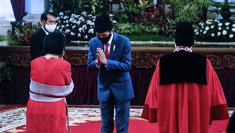 Presiden Jokowi Lantik Manahan Sitompul Jadi Hakim Konstitusi - TIMES ...