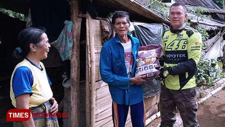 Bersama Pagar Alam Adventure Trail, Wali Kota Salurkan Sembako ke Talang-Talang - TIMES Indonesia