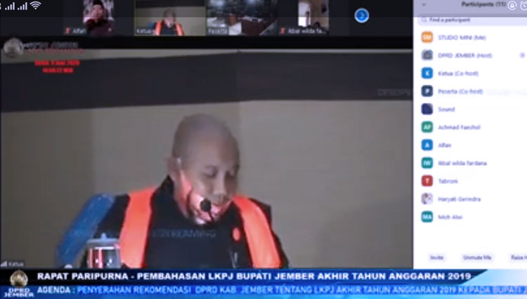 Pakai Pelampung, Anggota DPRD Jember Ini Sampaikan Kekecewaan kepada ...