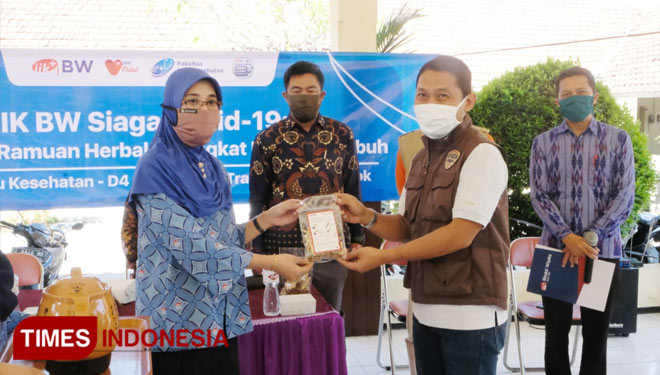 Institut Ilmu Kesehatan Bhakti Wiyata Bantu Perangi Covid-19, Ini Cara Mereka - TIMES Indonesia