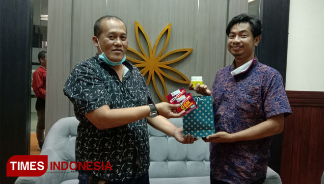 Agar Tangguh, PWI Malang Raya Bekali Wartawan Multivitamin dan Kuota Internet - TIMES Indonesia