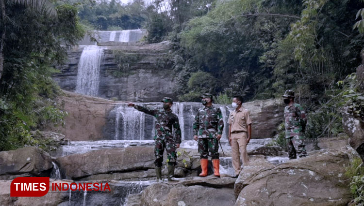 Danrem 071 Wijaya Kusuma Juga Menikmati Keindahan Curug Nangga - TIMES ...