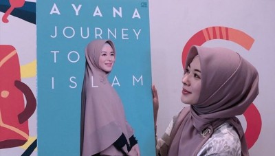 Lewat Buku 'Ayana Journey to Islam', Ayana Moon Kisahkan Perjalanan ...