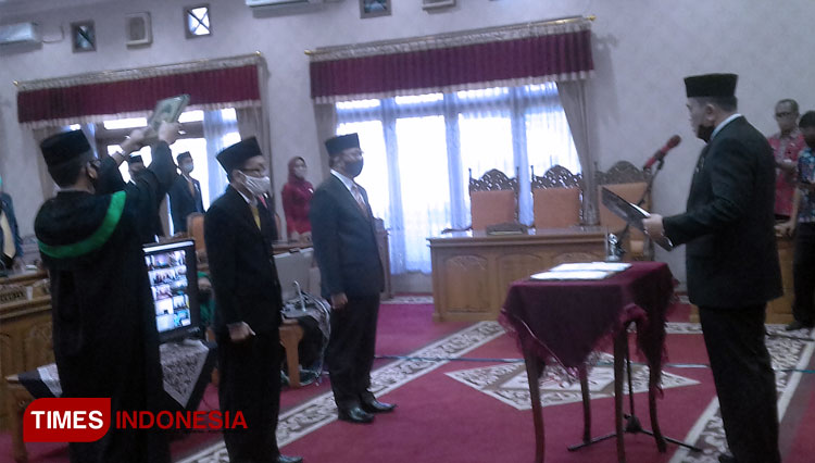 Dua Anggota PAW DPRD Cilacap Dilantik - TIMES Indonesia