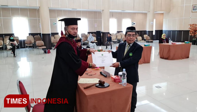 Wakil Rektor III UMG Raih Gelar Doktor, Ini Judul Disertasinya - TIMES ... Wakil Rektor III UMG Raih Gelar Doktor, Ini Judul Disertasinya - TIMES ...