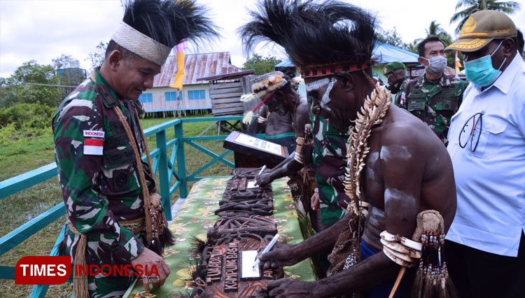 Empat Ketua Adat Distrik Fayit Kabupaten Asmat Ikut Resmikan Koramil ...