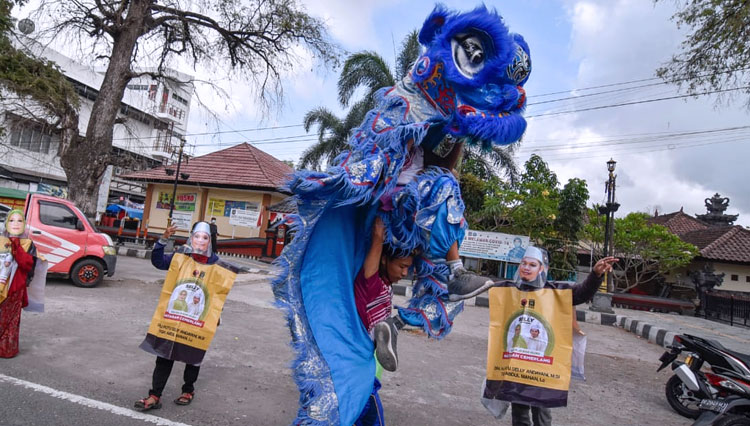 Pilwali Mataram, The Barongsai Flashmob Warnai Sosialisasi Pasangan ...