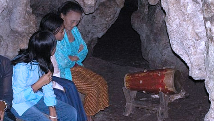 Gua Tabuhan Pacitan, Pertapaan Pangeran Diponegoro yang Wajib ...