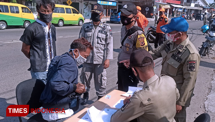 Dua Cara Bupati Majalengka Cegah Penularan Covid-19 - TIMES Indonesia Dua Cara Bupati Majalengka Cegah Penularan Covid-19 - TIMES Indonesia