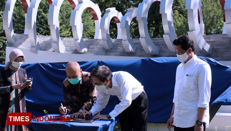 Tugu SYNCHRO ITS, Ikon Baru ITS Persembahan Alumni - TIMES Indonesia