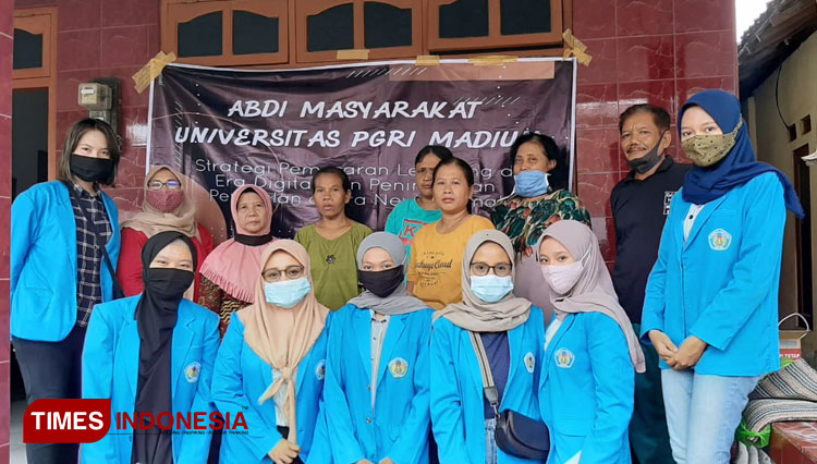 Tim Abdimas Unipma Madiun Sharing Digital Marketing dengan Produsen ...