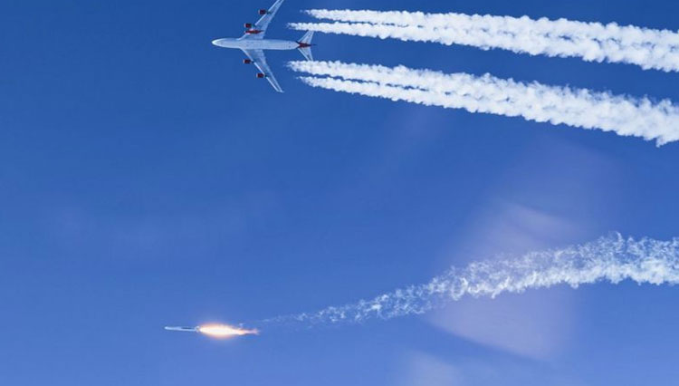 Roket LauncherOne Pembawa Satelit Berhasil Diluncurkan dari Boeing ...