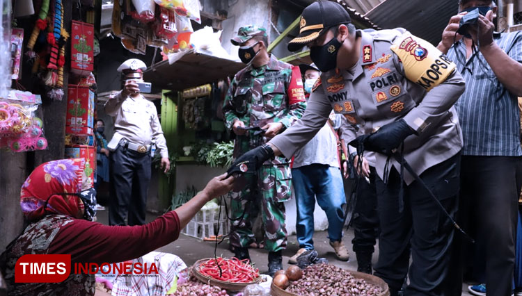 Optimis Zona Hijau, Kapolres Mojokerto dan Satgas Covid-19 Bagikan ...