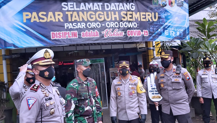 Blusukan ke Pasar, Kapolresta Malang Kota Imbau Warga Bawa Masker ...