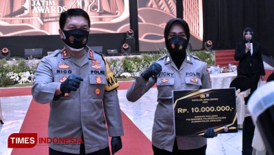 Sosialisasi Vaksin Covid-19 Lewat TikTok, Bripka Vicky Sabet ...