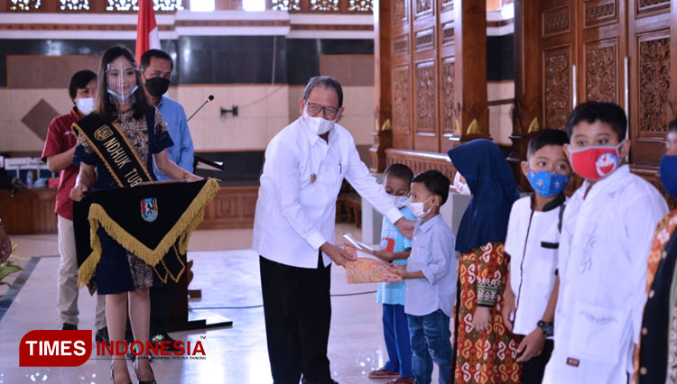 Peringati HPN 2021, Tiga Tokoh Ekonomi Beri Kuliah Umum di Acara PWI Tuban - TIMES Indonesia