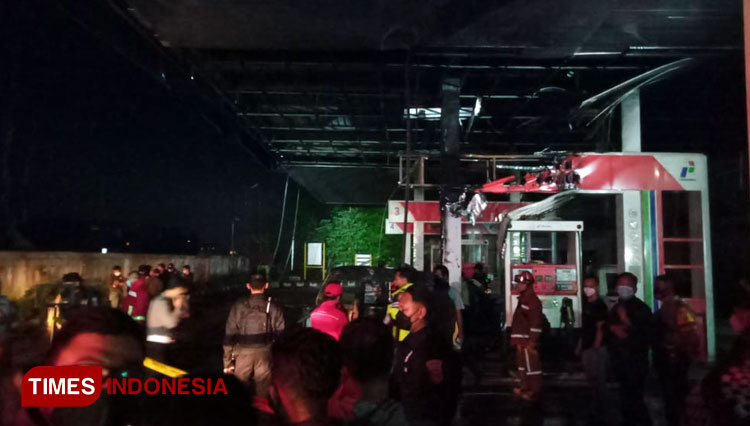 Ini Kronologi Kebakaran SPBU Mayjen Sungkono - TIMES Indonesia Ini Kronologi Kebakaran SPBU Mayjen Sungkono - TIMES Indonesia