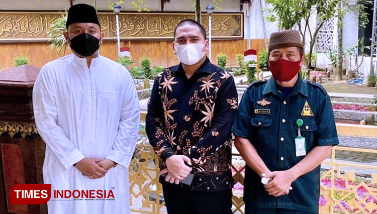 DPD RI Ali Ridho, Ziarah ke Makam Gus Dur dan Bung Karno - TIMES Indonesia