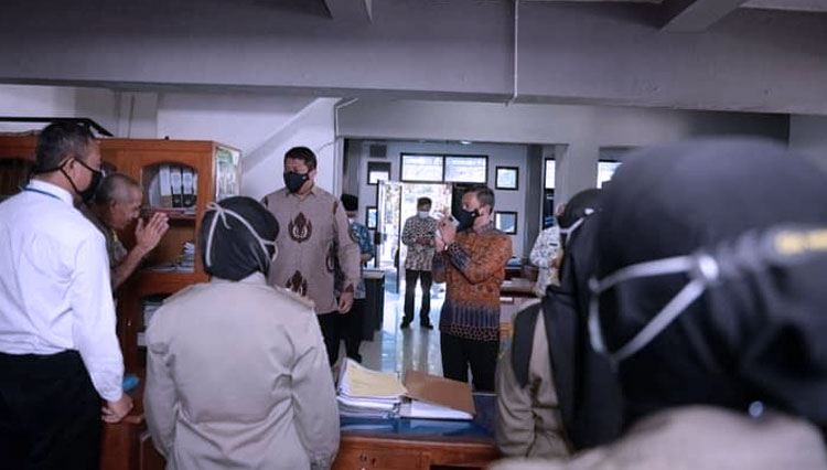 Hari Pertama Kerja, Bupati Pacitan Indrata Nur Bayuaji Sidak RSUD dr ...