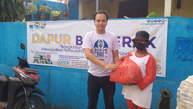 PMII Ciputat Inisiasi Kegiatan Dapur Bergerak Kepada Masyarakat - TIMES ...