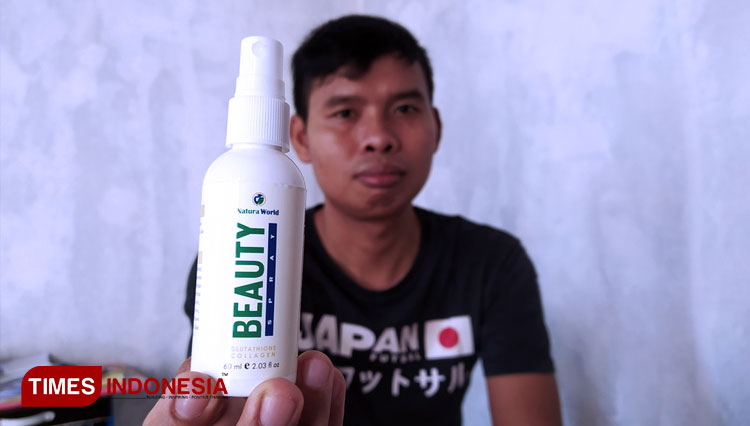 Unik, Guru Honorer Asal Indramayu Ini Dikenal Sebagai Reseller Skin ...