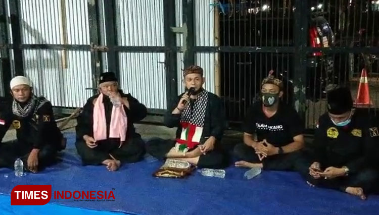 Macan Ali Nuswantara Kasultanan Cirebon Laksanakan Shalat Ghoib untuk ...