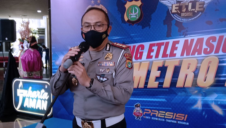 Polda Metro Jaya Ubah Bus SIM Keliling Jadi Bus Swab Test Antigen ...