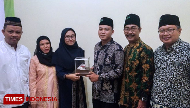 Pinang Pujaan Hati, Jurnalis TIMES Indonesia Banyuwangi Diarak Pengurus PCNU - TIMES Indonesia