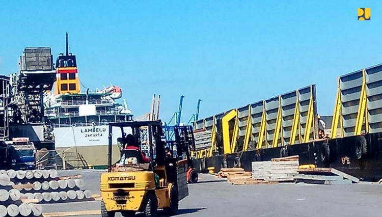 Kementerian PUPR RI Kirim 300 Unit Panel Rumah RISHA Menuju Pulau ...