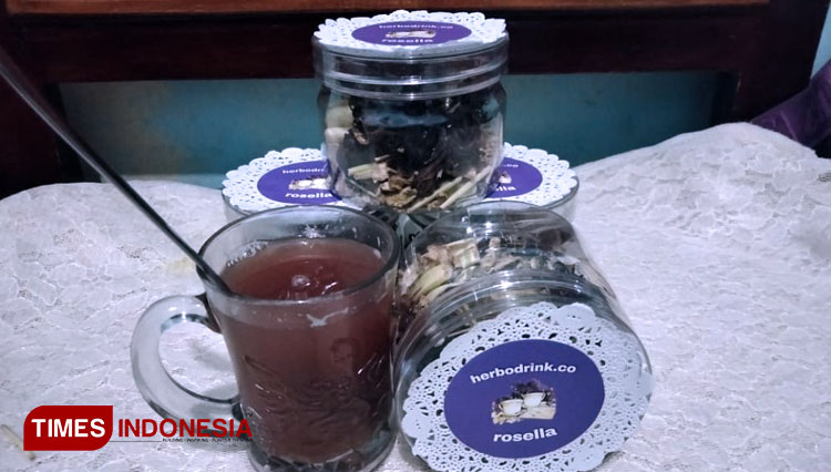 Bantu Pulihkan Ekonomi Mahasiswa KKN Untag Surabaya Bikin Minuman ...