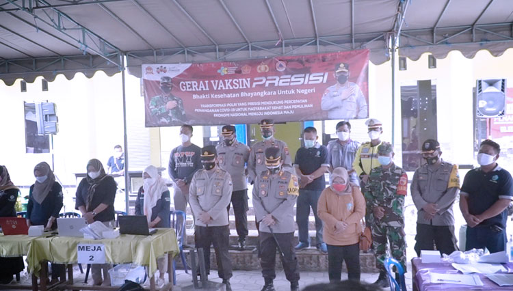 Kapolres Ponorogo Pimpin dan Ajak Warga Hening Cipta Bagi Korban Covid ...