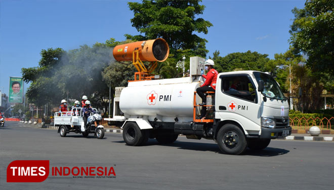 Putus Rantai Penyebaran Covid-19, Satu Unit Mobil Gunner Semprot Kota ...