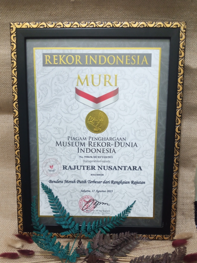 Bendera Merah Putih Rajutan Terbesar di Indonesia Catat Rekor MURI 2021 ...