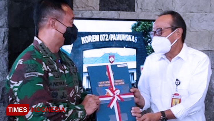 KSAD Terima Sertifikat Tanah Urut Sewu Kebumen Seluas 110 Hektare dari ... KSAD Terima Sertifikat Tanah Urut Sewu Kebumen Seluas 110 Hektare dari ...