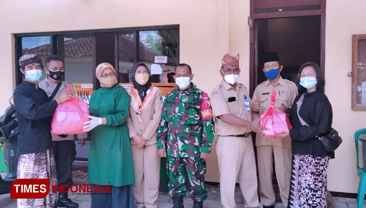 AMAN Banyuwangi Sumbang Tabung Oksigen dan APD untuk Masyarakat Suku ...