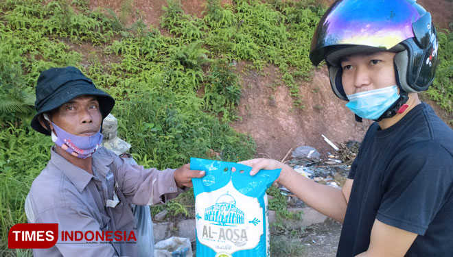 PT KSI dan Beras Al Aqsa Berikan Bantuan Sembako Sasar Warga Kalimantan ...