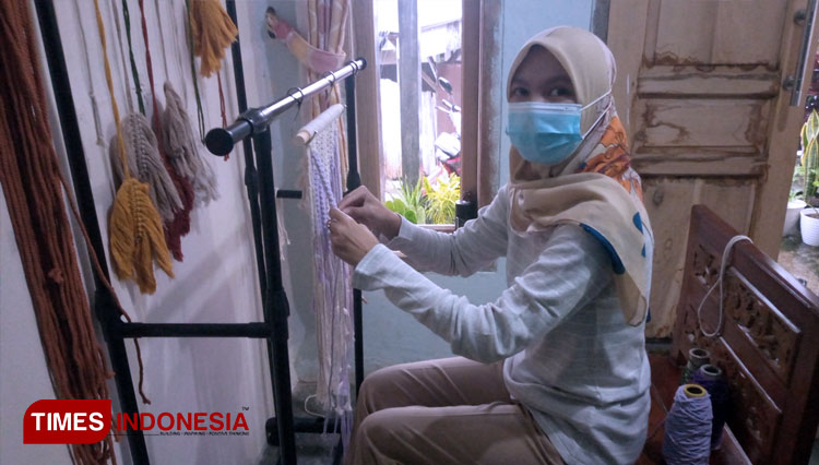 Kerajinan Tangan Makrame Ayundita Tembus Amerika Lho - TIMES Indonesia
