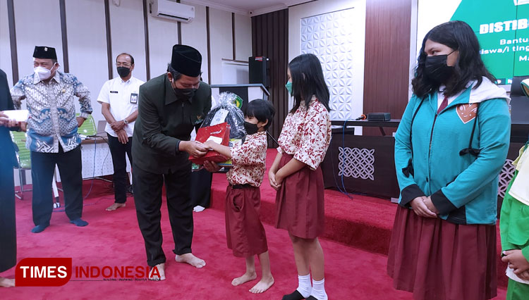 Baznas Kota Malang Salurkan Bantuan Tunai untuk Anak Yatim dan Yatim ...