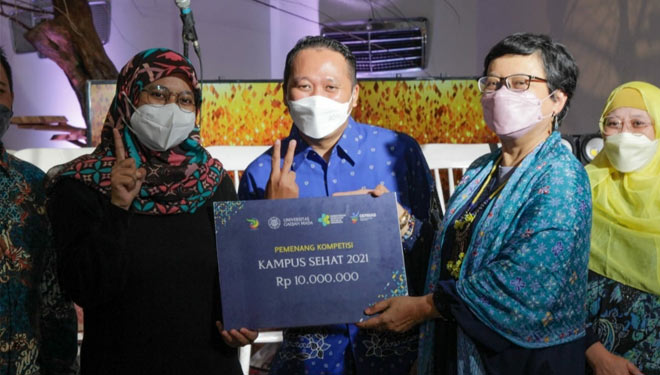 Unesa Raih Prestasi Bidang Kesehatan di Tengah Pandemi Covid-19 - TIMES ...