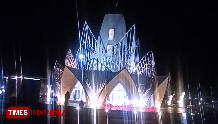 Keren Abis, Masjid Raharja Khoirul Ummah yang Futuristik dan Aesthetic ...